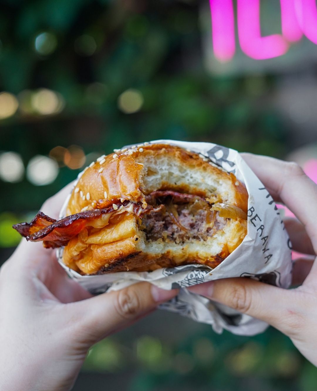 BB52 Burgers, Hot Spot Burger in Canggu - Canggu's